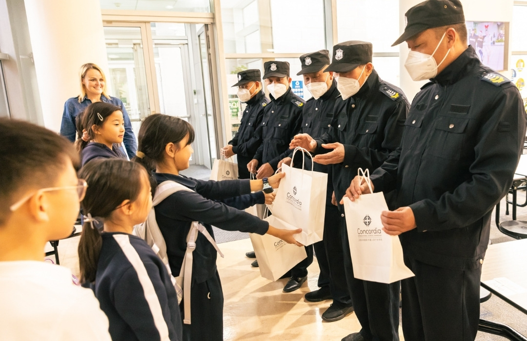 Elementary Service Club Practices Gratitude and Leadership Skills