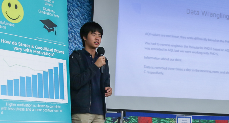 A Guide on the Side Approach to Teaching Big Data Analytics